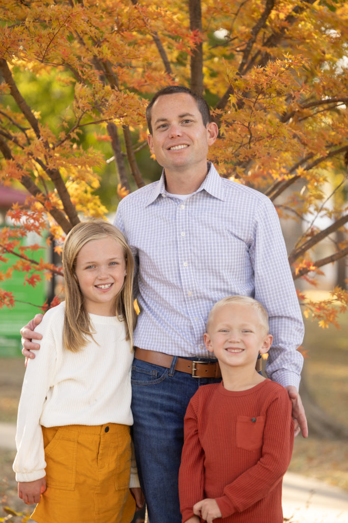 Fall family photos by nwa family photographer Dale Benfield